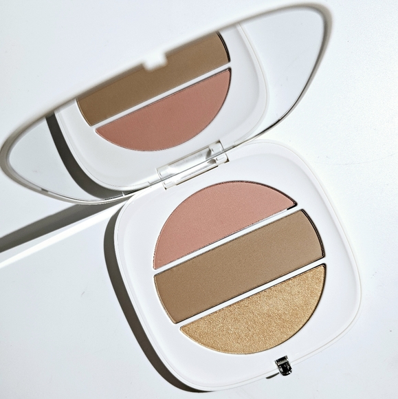 Marc Jacobs | Makeup | Marc Jacobs Omega X Three Omega Powder ...